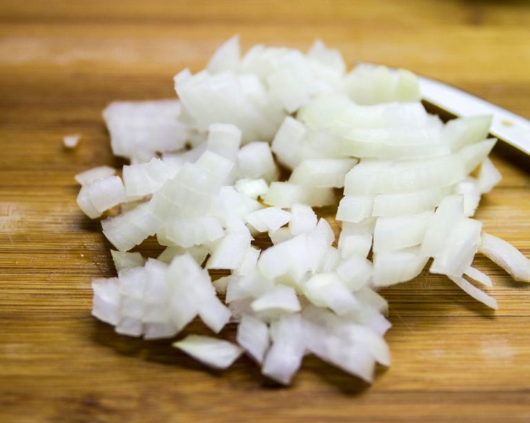 What Is Minced Onion And How To Make It? | Spice Gourmand