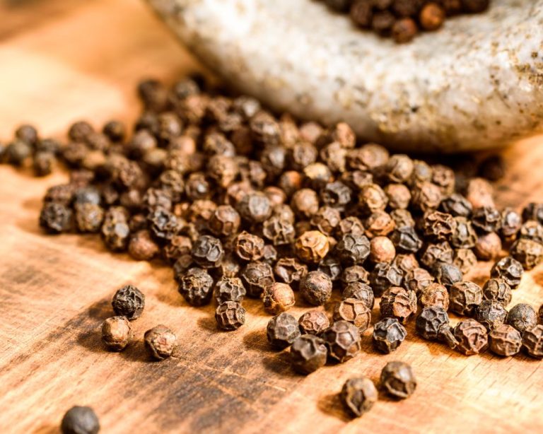 How To Use Cracked Pepper In Recipes | Spice Gourmand
